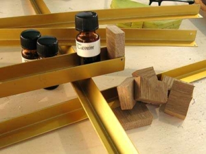 How to build a folding perfumer's organ - Perfume making classes